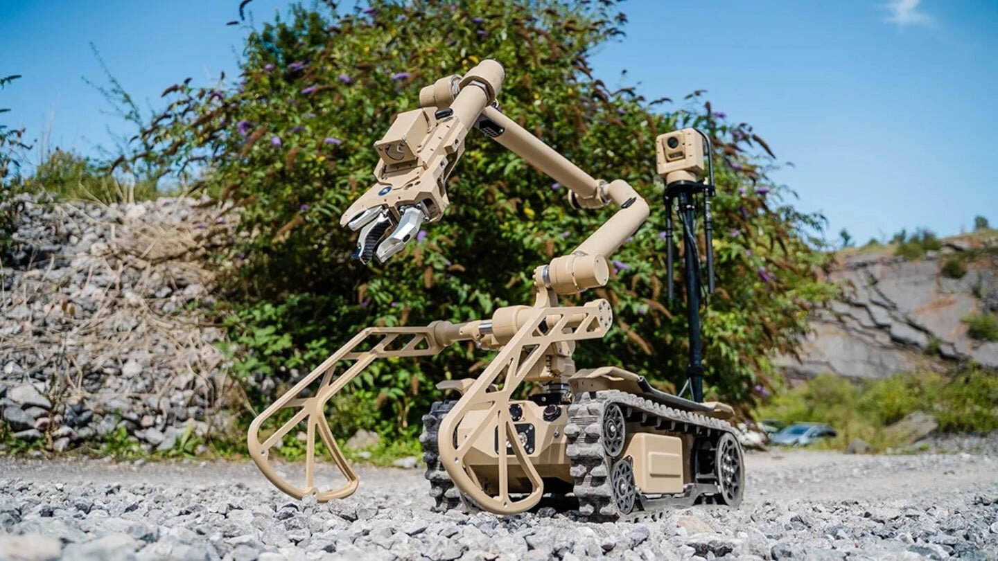 T4 Explosive Ordnance Disposal (EOD) Robot, USA | Cocaine Company